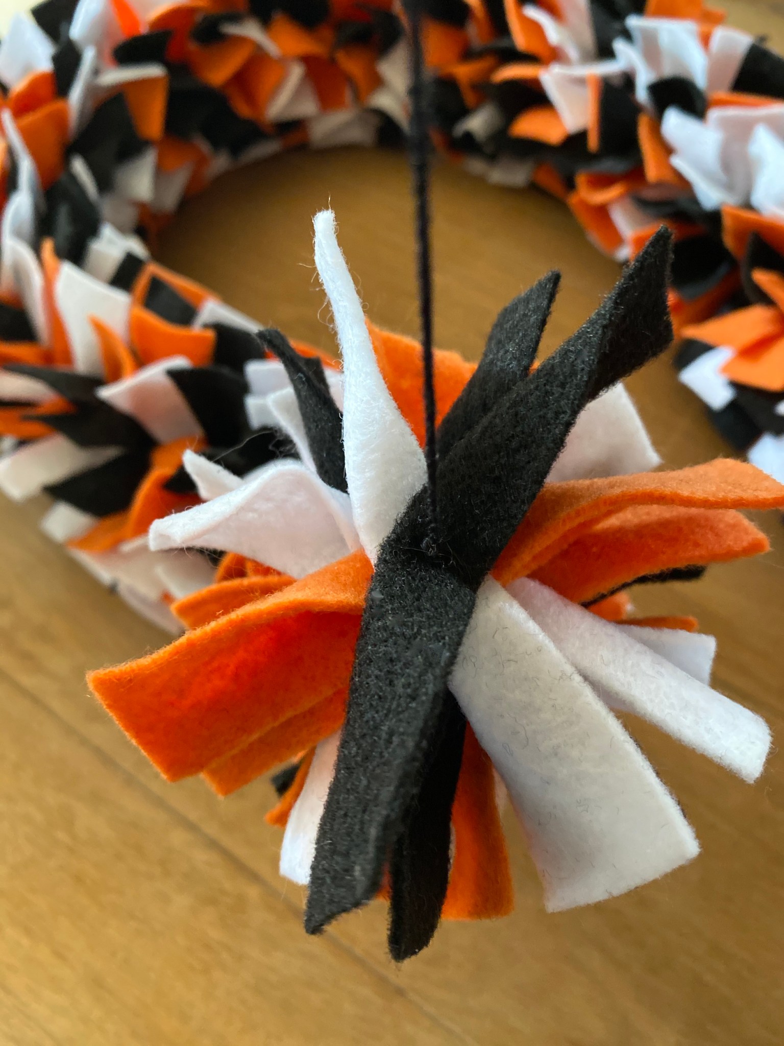 DIY Pinched Felt Halloween Garland – Whole Heartily