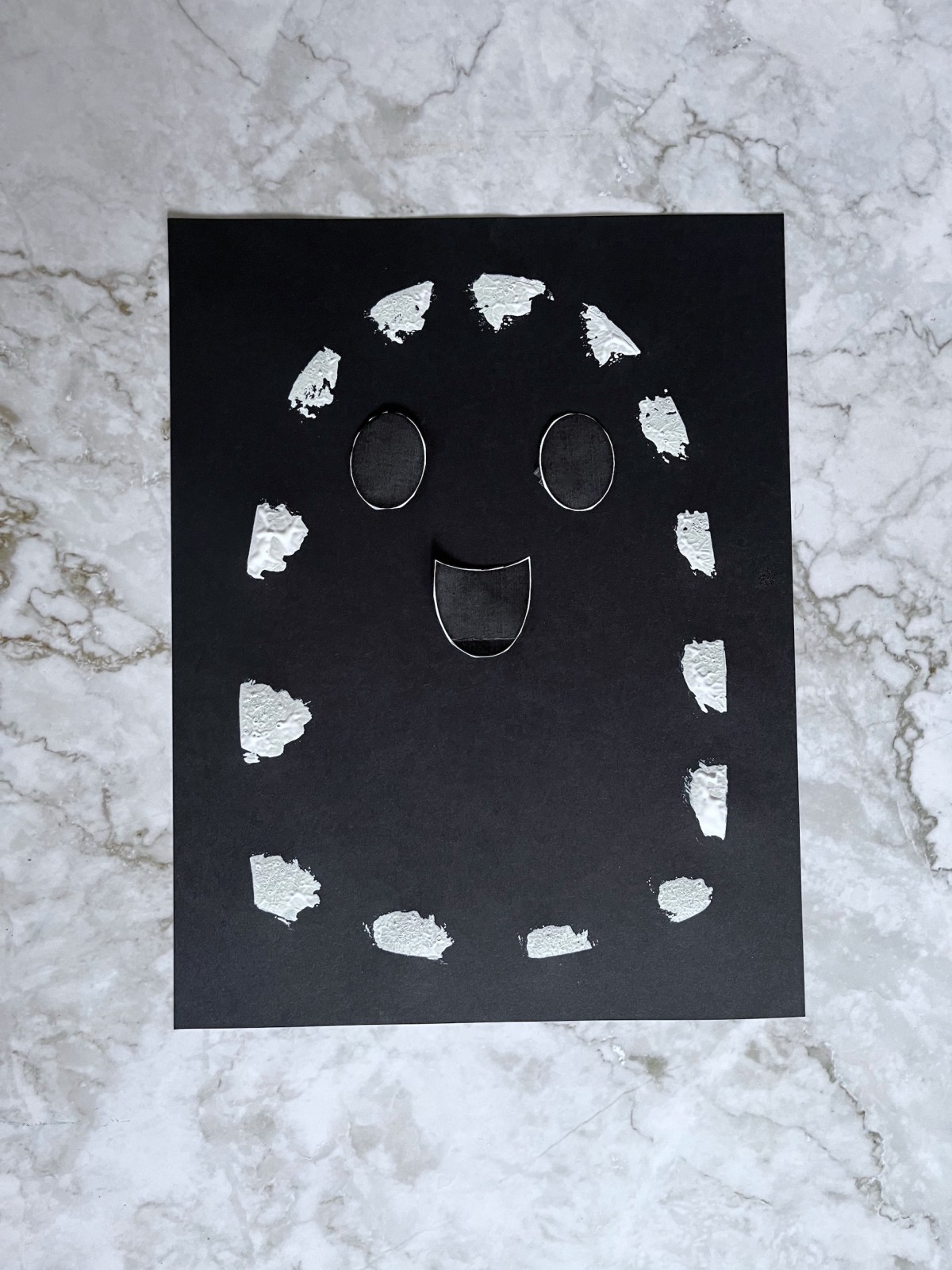 DIY – Ghost Pom Pom Painting – Whole Heartily