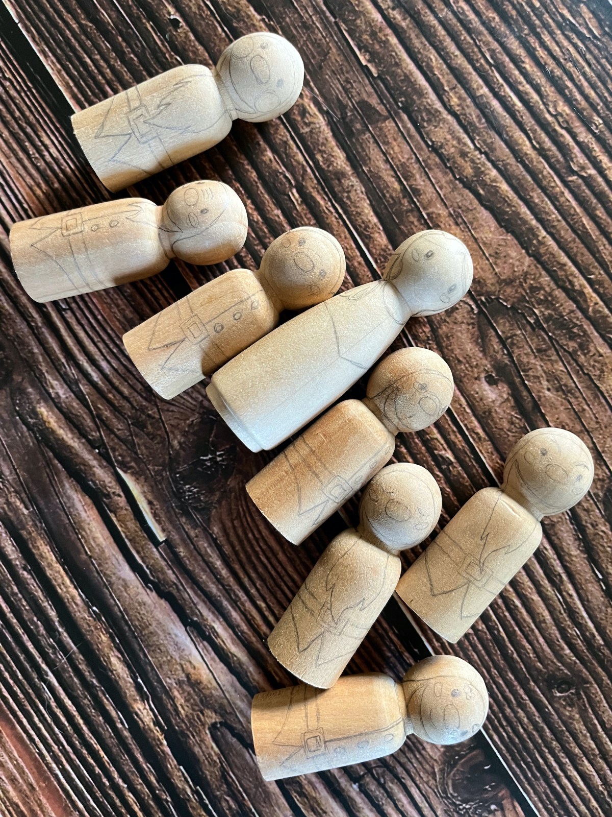 DIY – Snow White and the Seven Dwarfs Peg Dolls – Whole Heartily