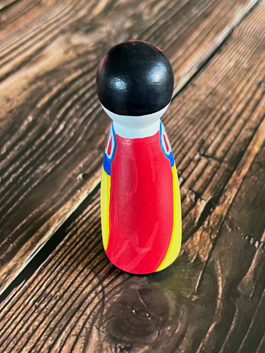 DIY – Snow White and the Seven Dwarfs Peg Dolls – Whole Heartily